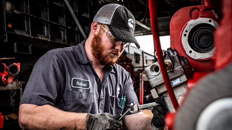 Heavy-duty truck engines for diesel, natural gas, & alternative fuels ...